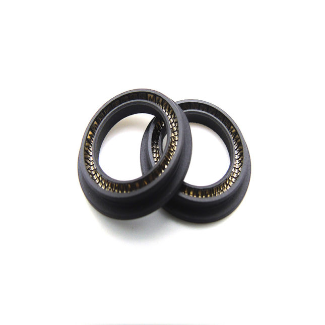 Wear-resistant rotating pan plug seal V-shaped spring lip seal ring